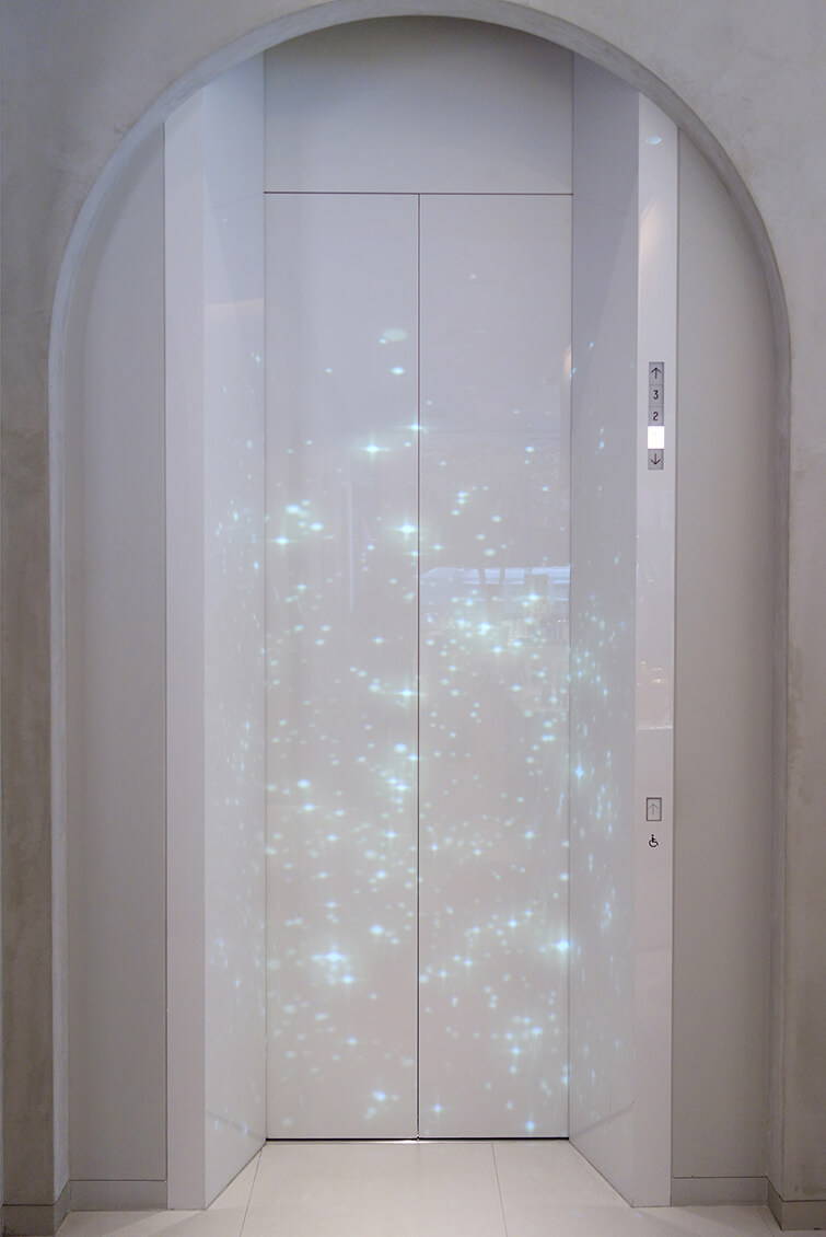 Porte-Lumière: LUCENT